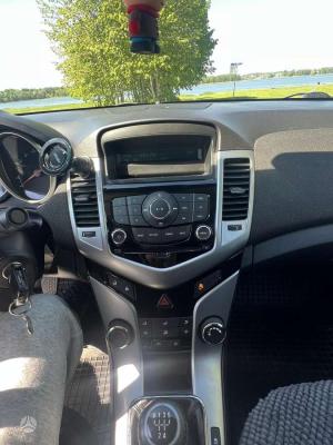 Pelēks Chevrolet Cruze 2011 Telšiai, ar dzinēja tilpumu 1.60 L un nobraukumu 164 tūkst. km par 3200 €, foto 26 vietnē AUTOMOTO.COM.LV