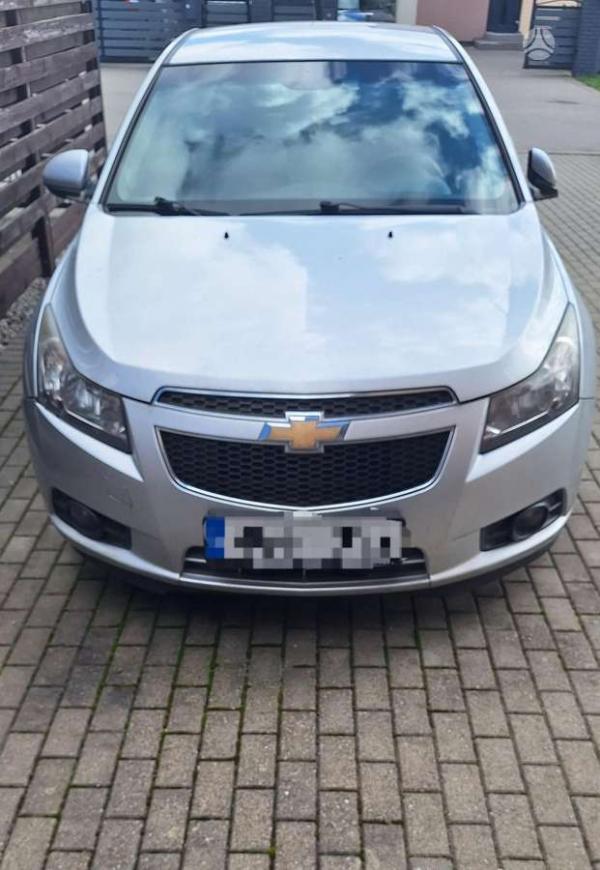 Grey Chevrolet Cruze 2011 in Klaipeda, with an engine capacity of 2.00 L and mileage of 263 thousand km for 800 €, photo 3 on AUTOMOTO.COM.LV