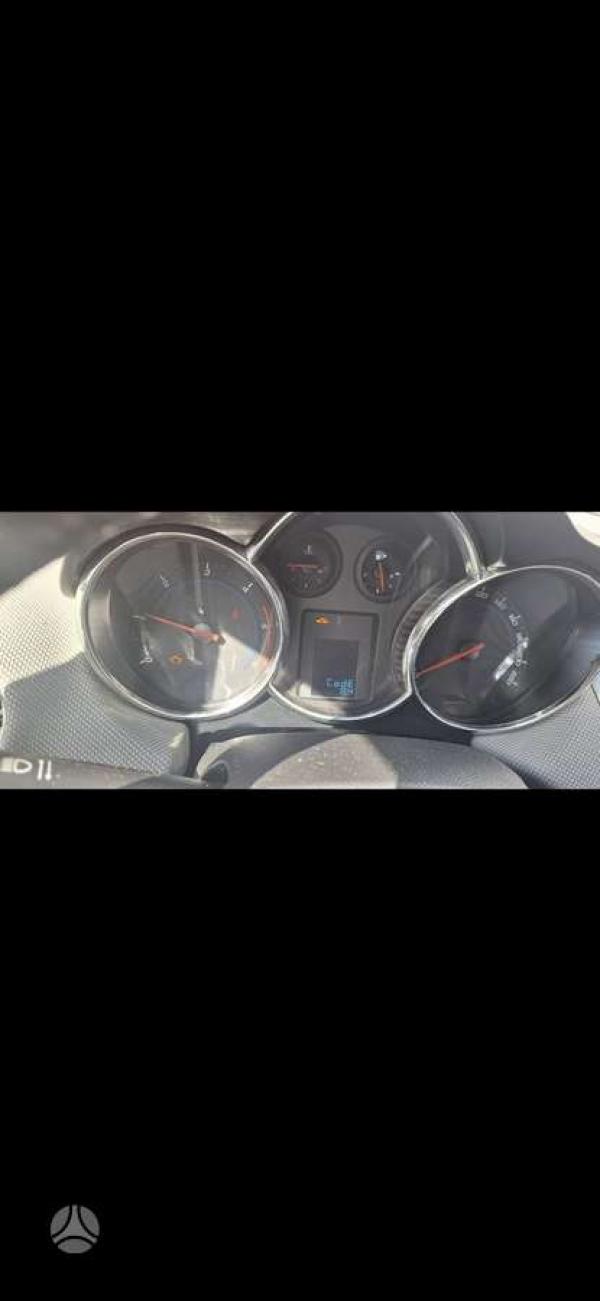Grey Chevrolet Cruze 2011 in Klaipeda, with an engine capacity of 2.00 L and mileage of 263 thousand km for 800 €, photo 6 on AUTOMOTO.COM.LV