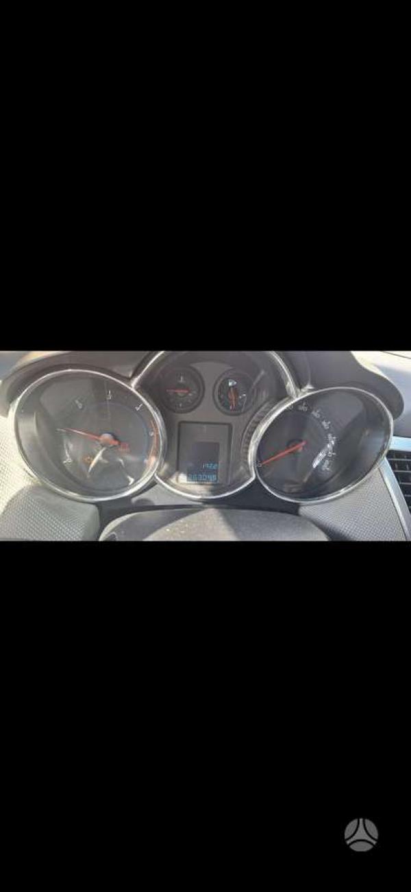 Grey Chevrolet Cruze 2011 in Klaipeda, with an engine capacity of 2.00 L and mileage of 263 thousand km for 800 €, photo 7 on AUTOMOTO.COM.LV