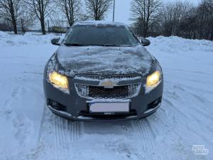 Pelēks Chevrolet Cruze 2012 Kauņa, ar dzinēja tilpumu 1.80 L un nobraukumu 198 tūkst. km par 2800 €, foto 4 vietnē AUTOMOTO.COM.LV