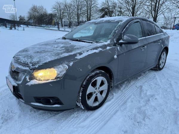 Grey Chevrolet Cruze 2012 in Kaunas, with an engine capacity of 1.80 L and mileage of 198 thousand km for 2800 €, photo 6 on AUTOMOTO.COM.LV