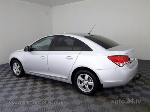 Grey Chevrolet Cruze 2012 in Tallinn, with an engine capacity of 1.80 L and mileage of 148 thousand km for 1999 €, photo 4 on AUTOMOTO.COM.LV