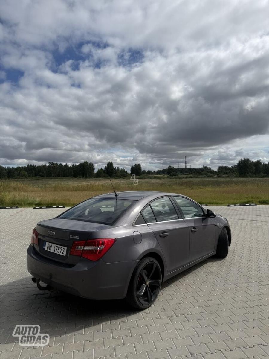 Pelēks Chevrolet Cruze 2012 Šauļi, ar dzinēja tilpumu 2.00 L un nobraukumu 280 tūkst. km par 2450 €, foto 4 vietnē AUTOMOTO.COM.LV