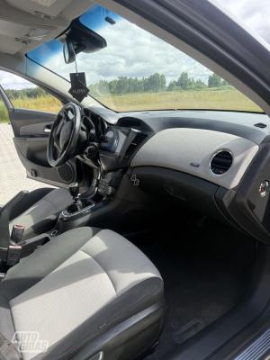 Pelēks Chevrolet Cruze 2012 Šauļi, ar dzinēja tilpumu 2.00 L un nobraukumu 280 tūkst. km par 2450 €, foto 9 vietnē AUTOMOTO.COM.LV