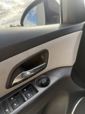 Pelēks Chevrolet Cruze 2012 Šauļi, ar dzinēja tilpumu 2.00 L un nobraukumu 280 tūkst. km par 2450 €, foto 11 vietnē AUTOMOTO.COM.LV