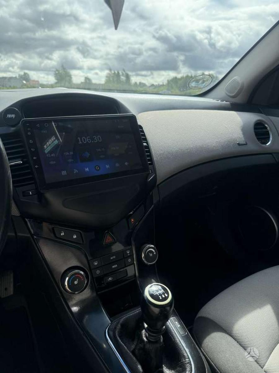 Pelēks Chevrolet Cruze 2012 Šauļi, ar dzinēja tilpumu 2.00 L un nobraukumu 280 tūkst. km par 2450 €, foto 13 vietnē AUTOMOTO.COM.LV