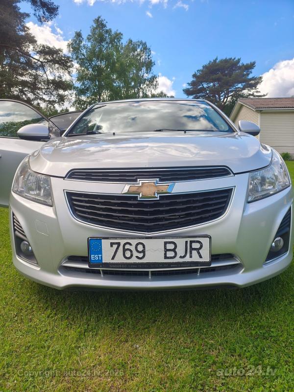 Pelēks Chevrolet Cruze 2013 Tallina, ar dzinēja tilpumu 1.60 L un nobraukumu 216 tūkst. km par 1700 €, foto 1 vietnē AUTOMOTO.COM.LV