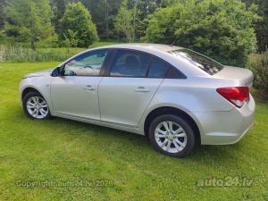 Pelēks Chevrolet Cruze 2013 Tallina, ar dzinēja tilpumu 1.60 L un nobraukumu 216 tūkst. km par 1700 €, foto 4 vietnē AUTOMOTO.COM.LV