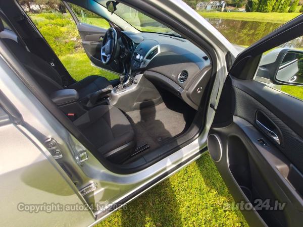 Pelēks Chevrolet Cruze 2013 Tallina, ar dzinēja tilpumu 1.60 L un nobraukumu 216 tūkst. km par 1700 €, foto 8 vietnē AUTOMOTO.COM.LV