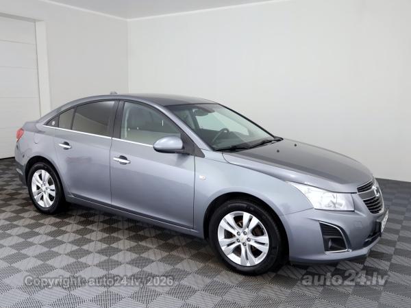 Pelēks Chevrolet Cruze 2013 Tallina, ar dzinēja tilpumu 1.80 L un nobraukumu 148 tūkst. km par 3299 €, foto 1 vietnē AUTOMOTO.COM.LV