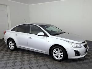Pelēks Chevrolet Cruze 2013 Tallina, ar dzinēja tilpumu 1.60 L un nobraukumu 216 tūkst. km par 2299 €, foto  vietnē AUTOMOTO.COM.LV