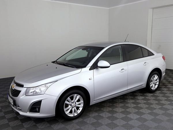 Pelēks Chevrolet Cruze 2013 Tallina, ar dzinēja tilpumu 1.60 L un nobraukumu 216 tūkst. km par 2299 €, foto 2 vietnē AUTOMOTO.COM.LV