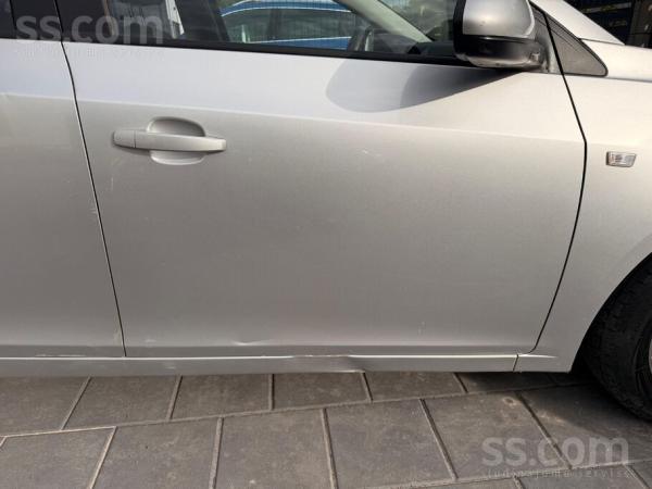 Grey Chevrolet Cruze 2013 in Riga, with an engine capacity of 1.70 L and mileage of 187 thousand km for 2500 €, photo 4 on AUTOMOTO.COM.LV