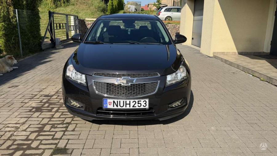 Pelēks Chevrolet Cruze 2014 Alīta, ar dzinēja tilpumu 1.36 L un nobraukumu 67 tūkst. km par 4200 €, foto 3 vietnē AUTOMOTO.COM.LV