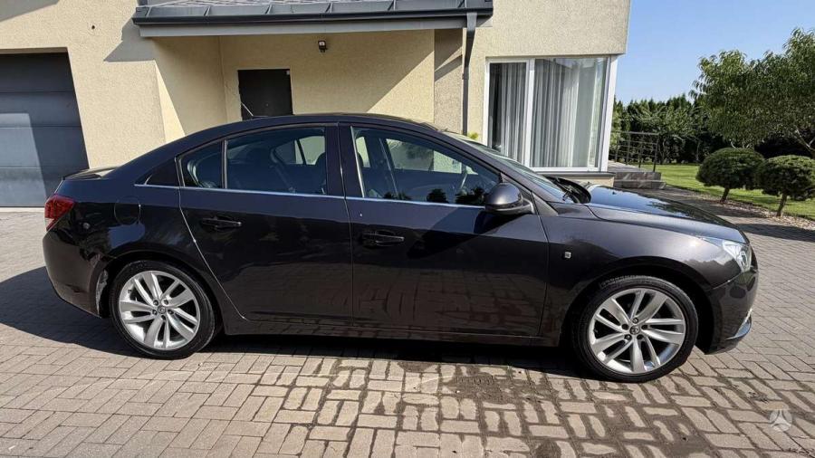 Pelēks Chevrolet Cruze 2014 Alīta, ar dzinēja tilpumu 1.36 L un nobraukumu 67 tūkst. km par 4200 €, foto 5 vietnē AUTOMOTO.COM.LV