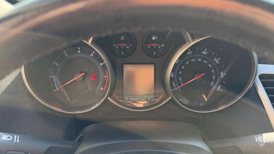 Pelēks Chevrolet Cruze 2014 Alīta, ar dzinēja tilpumu 1.36 L un nobraukumu 67 tūkst. km par 4200 €, foto 14 vietnē AUTOMOTO.COM.LV
