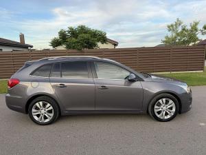 Grey Chevrolet Cruze 2013 in Klaipeda, with an engine capacity of 2.00 L and mileage of 276 thousand km for 2850 €, photo 5 on AUTOMOTO.COM.LV