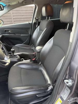 Grey Chevrolet Cruze 2013 in Klaipeda, with an engine capacity of 2.00 L and mileage of 276 thousand km for 2850 €, photo 10 on AUTOMOTO.COM.LV
