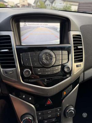 Grey Chevrolet Cruze 2013 in Klaipeda, with an engine capacity of 2.00 L and mileage of 276 thousand km for 2850 €, photo 18 on AUTOMOTO.COM.LV
