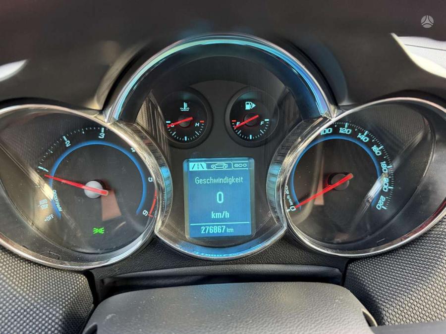 Grey Chevrolet Cruze 2013 in Klaipeda, with an engine capacity of 2.00 L and mileage of 276 thousand km for 2850 €, photo 20 on AUTOMOTO.COM.LV