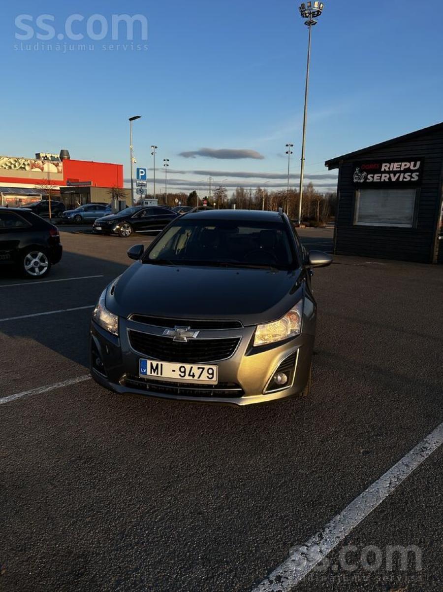 Pelēks Chevrolet Cruze 2013 Ogre, ar dzinēja tilpumu 1.70 L un nobraukumu 306 tūkst. km par 3500 €, foto 1 vietnē AUTOMOTO.COM.LV