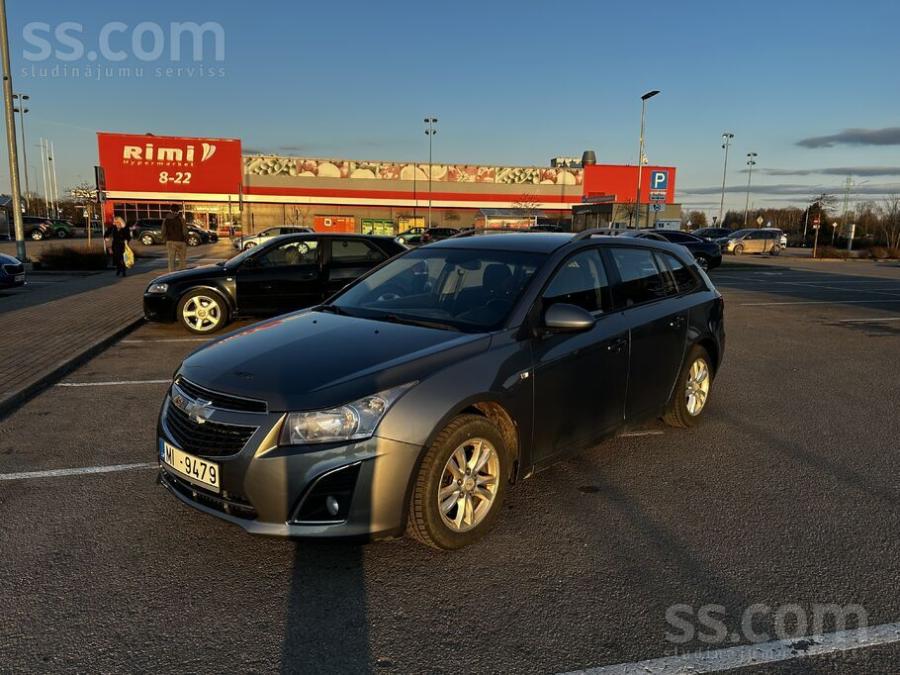 Pelēks Chevrolet Cruze 2013 Ogre, ar dzinēja tilpumu 1.70 L un nobraukumu 306 tūkst. km par 3500 €, foto 3 vietnē AUTOMOTO.COM.LV