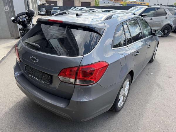 Grey Chevrolet Cruze 2013 in Siauliai, with an engine capacity of 1.69 L and mileage of 264 thousand km for 2400 €, photo 5 on AUTOMOTO.COM.LV