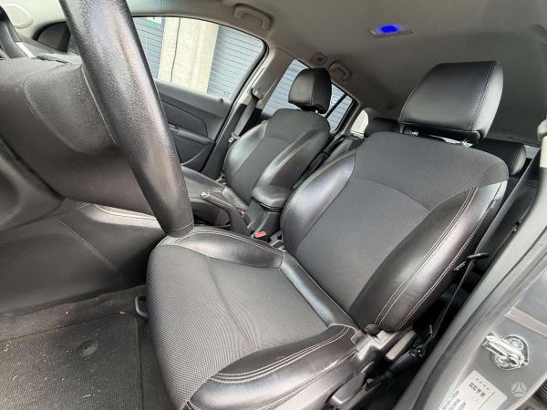 Grey Chevrolet Cruze 2013 in Siauliai, with an engine capacity of 1.69 L and mileage of 264 thousand km for 2400 €, photo 10 on AUTOMOTO.COM.LV