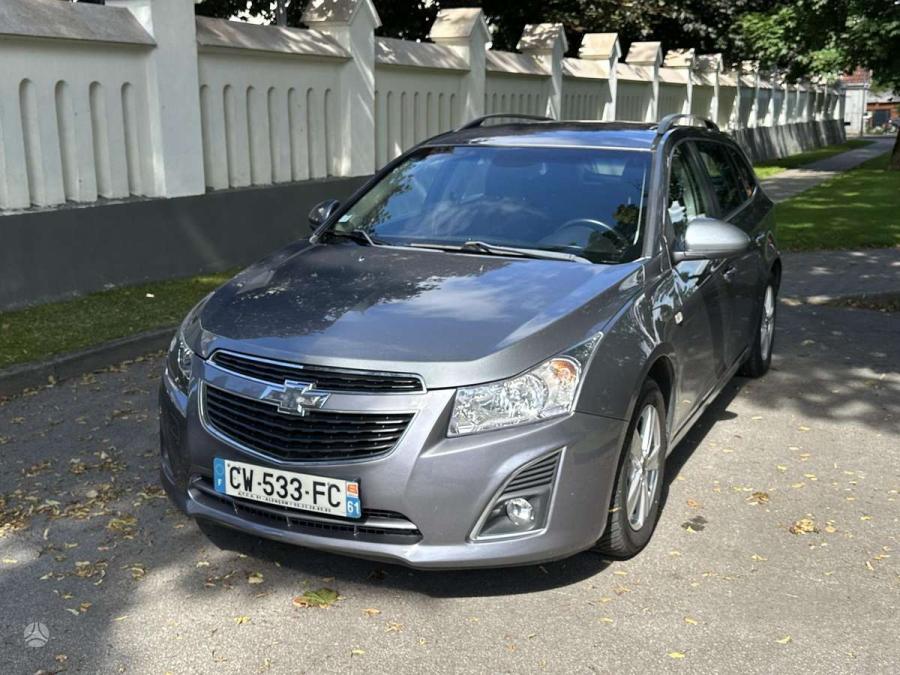 Серый Шевроле Круз 2013 в Таураге, объемом двигателя 1.70 л и пробегом 245 тыс. км за 3900 €, фото 1 на AUTOMOTO.COM.LV