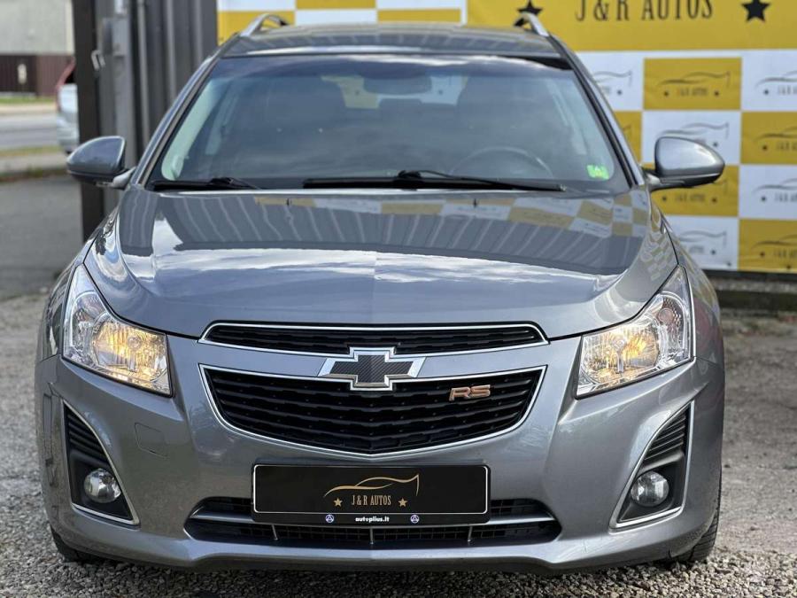 Grey Chevrolet Cruze 2013 in Siauliai, with an engine capacity of 1.69 L and mileage of 264 thousand km for 4350 €, photo 3 on AUTOMOTO.COM.LV