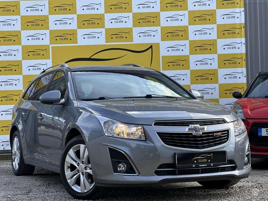 Grey Chevrolet Cruze 2013 in Siauliai, with an engine capacity of 1.69 L and mileage of 264 thousand km for 4350 €, photo 4 on AUTOMOTO.COM.LV