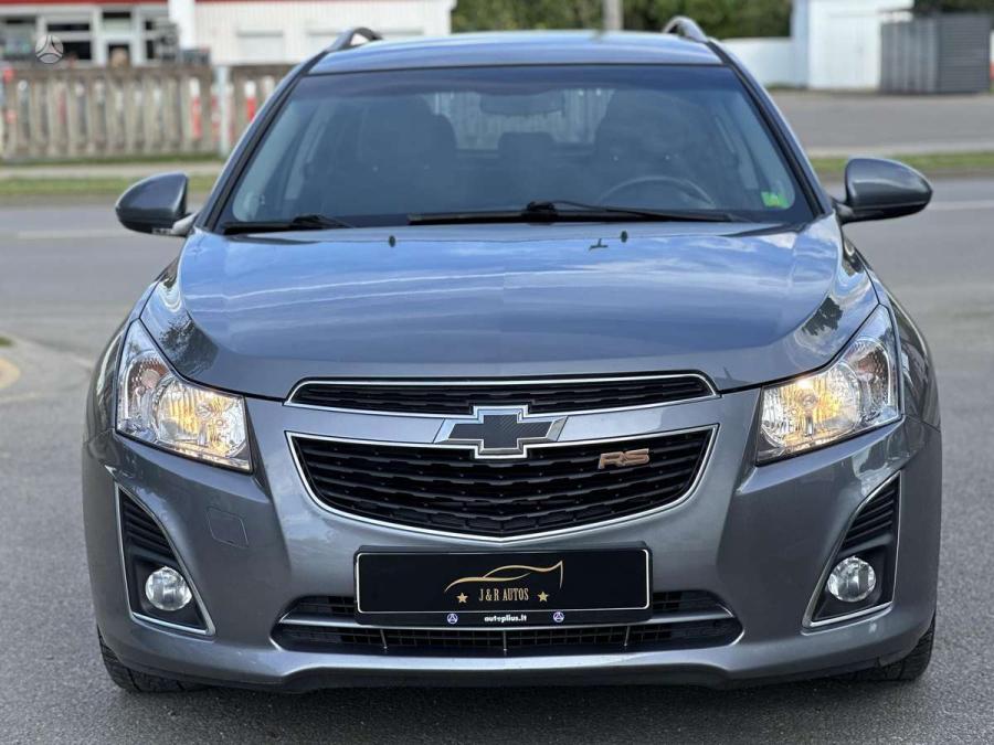 Grey Chevrolet Cruze 2013 in Siauliai, with an engine capacity of 1.69 L and mileage of 264 thousand km for 4350 €, photo 6 on AUTOMOTO.COM.LV