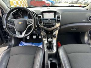 Grey Chevrolet Cruze 2013 in Siauliai, with an engine capacity of 1.69 L and mileage of 264 thousand km for 4350 €, photo 22 on AUTOMOTO.COM.LV