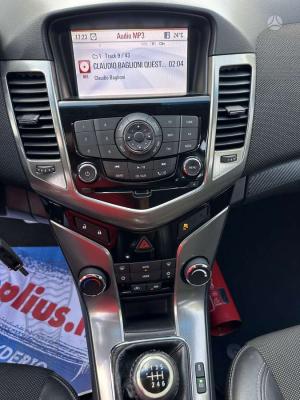 Grey Chevrolet Cruze 2013 in Siauliai, with an engine capacity of 1.69 L and mileage of 264 thousand km for 4350 €, photo 26 on AUTOMOTO.COM.LV