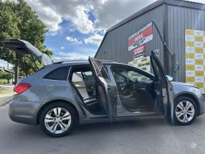 Grey Chevrolet Cruze 2013 in Siauliai, with an engine capacity of 1.69 L and mileage of 264 thousand km for 4350 €, photo 28 on AUTOMOTO.COM.LV