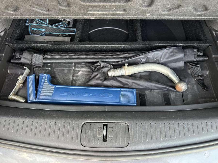 Grey Chevrolet Cruze 2013 in Siauliai, with an engine capacity of 1.69 L and mileage of 264 thousand km for 4350 €, photo 35 on AUTOMOTO.COM.LV