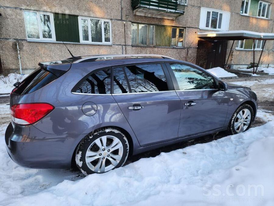 Grey Chevrolet Cruze 2013 in Riga, with an engine capacity of 2.00 L and mileage of 215 thousand km for 5000 €, photo 7 on AUTOMOTO.COM.LV