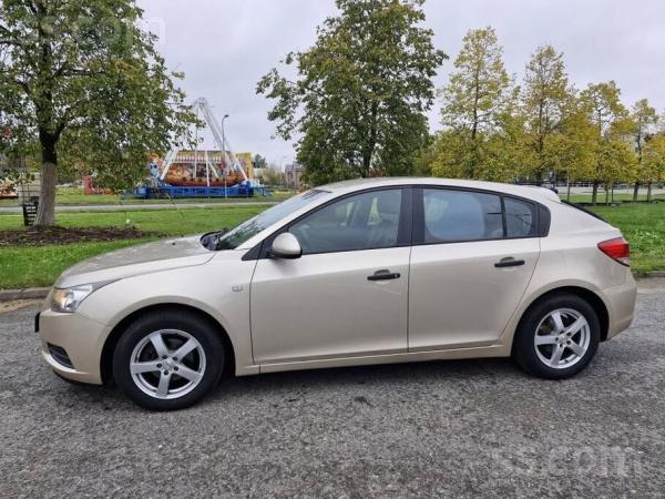 Chevrolet Cruze 2011 in Riga, with an engine capacity of 1.60 L and mileage of 93 thousand km for 3200 €, photo 3 on AUTOMOTO.COM.LV