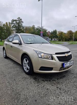 Chevrolet Cruze 2011 in Riga, with an engine capacity of 1.60 L and mileage of 93 thousand km for 3200 €, photo 5 on AUTOMOTO.COM.LV