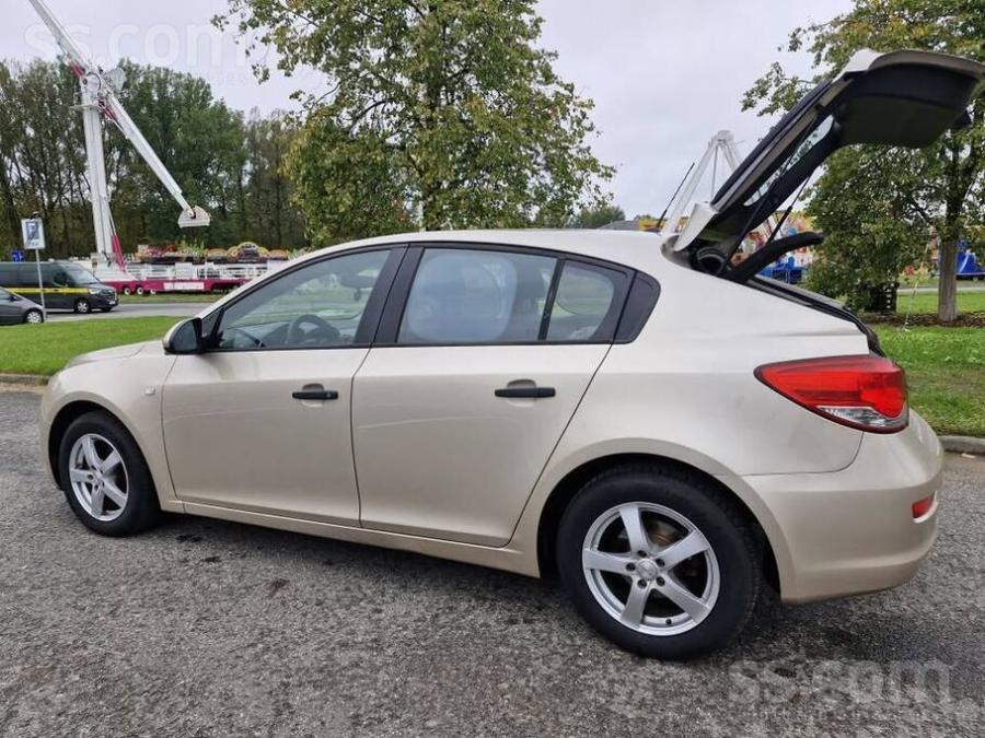 Chevrolet Cruze 2011 in Riga, with an engine capacity of 1.60 L and mileage of 93 thousand km for 3200 €, photo 13 on AUTOMOTO.COM.LV