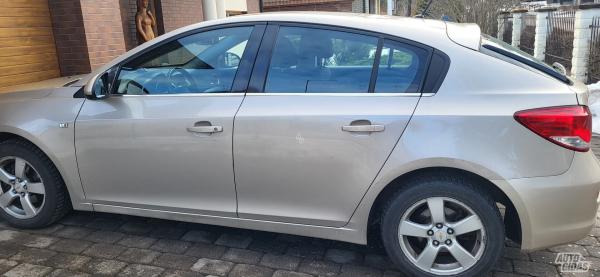 Chevrolet Cruze 2012 in Alytus, with an engine capacity of 1.60 L and mileage of 152 thousand km for 2950 €, photo 3 on AUTOMOTO.COM.LV