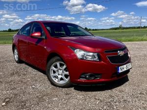 Sarkans Chevrolet Cruze 2010 Talsi, ar dzinēja tilpumu 2.00 L un nobraukumu 250 tūkst. km par 2999 €, foto  vietnē AUTOMOTO.COM.LV