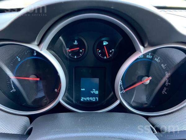 Красный Шевроле Круз 2010 в Талси, объемом двигателя 2.00 л и пробегом 250 тыс. км за 2999 €, фото 10 на AUTOMOTO.COM.LV