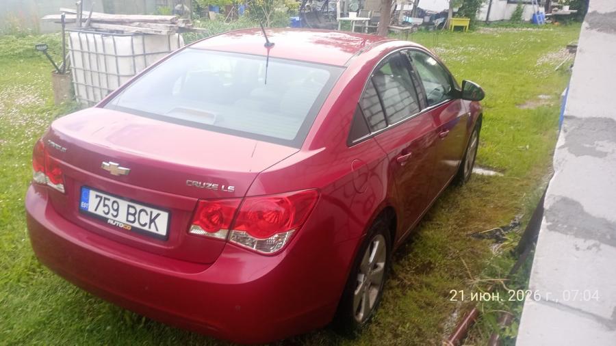 Красный Шевроле Круз 2010 в Таллин, объемом двигателя 83.00 л и пробегом 88 тыс. км за 4900 €, фото 10 на AUTOMOTO.COM.LV