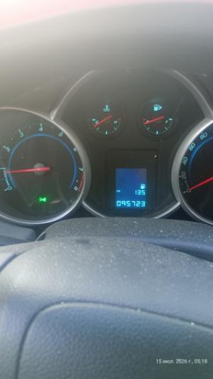 Sarkans Chevrolet Cruze 2010 Tallina, ar dzinēja tilpumu 0.00 L un nobraukumu 88 tūkst. km par 2400 €, foto 4 vietnē AUTOMOTO.COM.LV