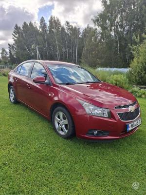 Sarkans Chevrolet Cruze 2013 Viļņa, ar dzinēja tilpumu 1.80 L un nobraukumu 130 tūkst. km par 4700 €, foto 6 vietnē AUTOMOTO.COM.LV