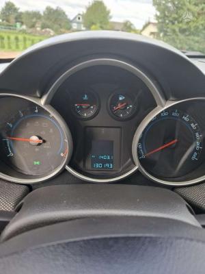 Sarkans Chevrolet Cruze 2013 Viļņa, ar dzinēja tilpumu 1.80 L un nobraukumu 130 tūkst. km par 4700 €, foto 8 vietnē AUTOMOTO.COM.LV