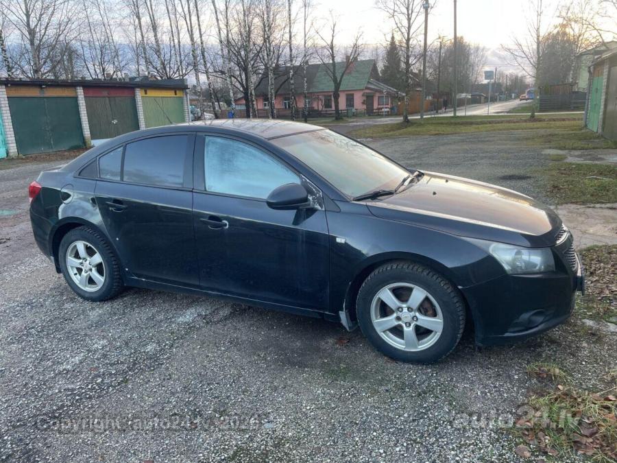 Chevrolet Cruze 2011 in Parnu, with an engine capacity of 0.00 L and mileage of 258 thousand km for 1700 €, photo 1 on AUTOMOTO.COM.LV