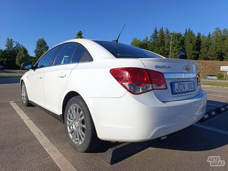 Chevrolet Cruze 2011 in Vilnius, with an engine capacity of 1.40 L and mileage of 138 thousand km for 4500 €, photo 5 on AUTOMOTO.COM.LV